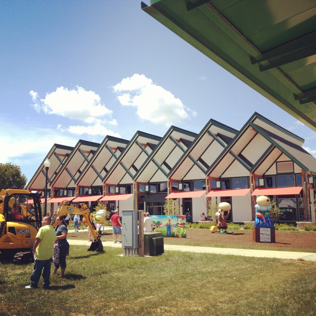 The New Glass Barn Featuring Indiana Soybeans at the Indiana State Fair ...